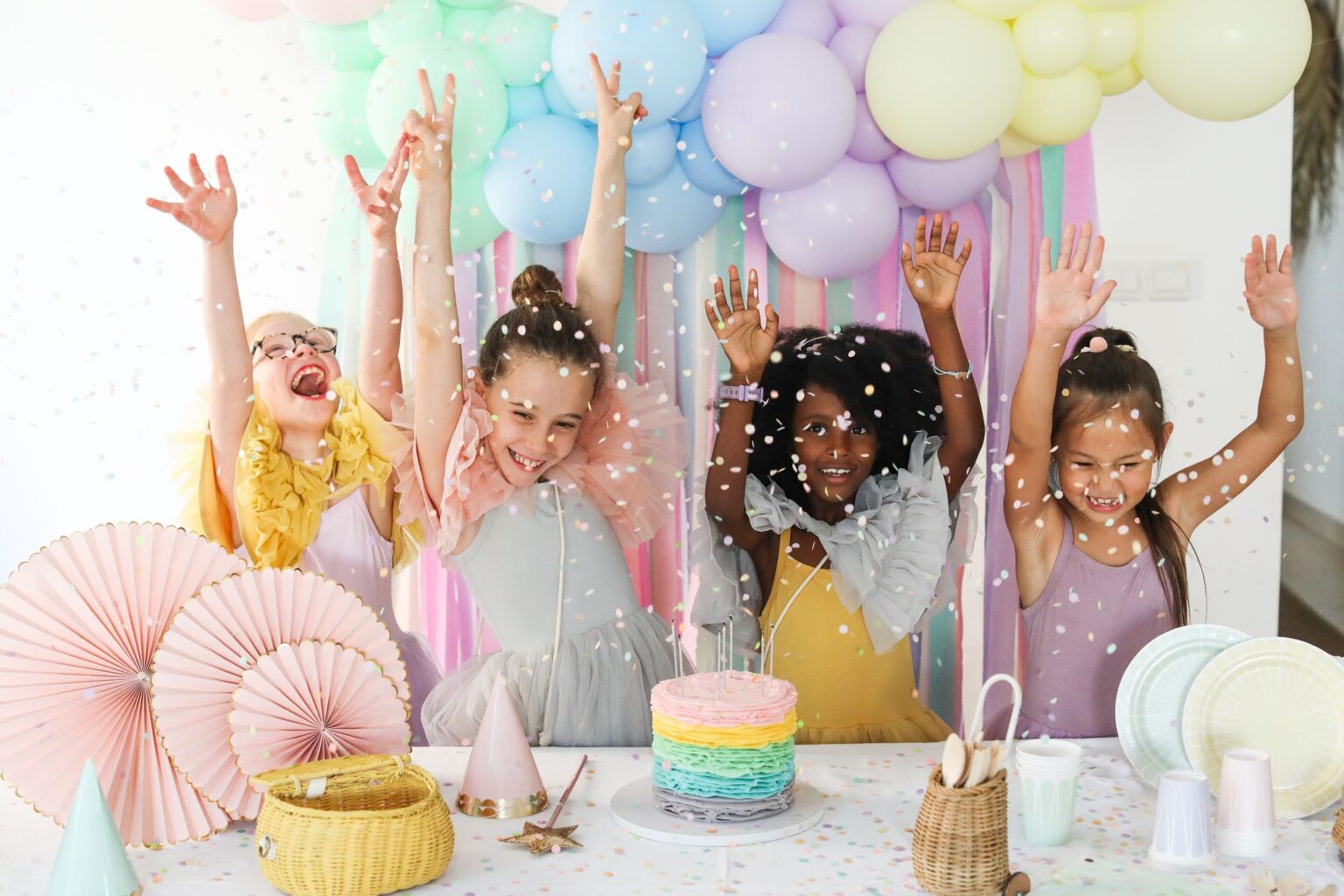 Our Indoor Summer Party Guide… - Harri & Eve